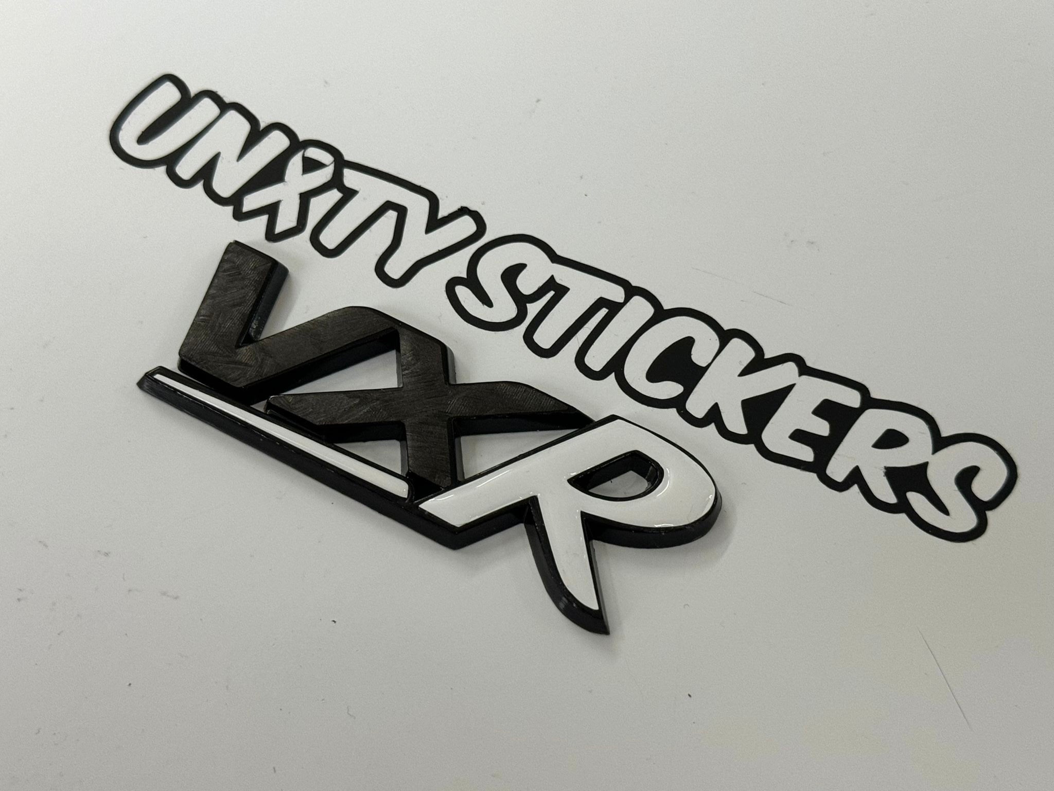VXR BADGE WITH VINYL INLAYS AND FORGED CARBON FIBRE VX OVERLAY ...